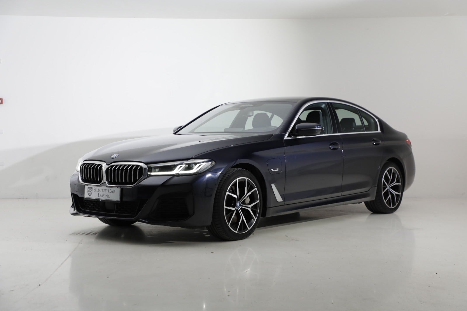 BMW 545e 3,0 M-Sport xDrive aut. | Selected Car Leasing
